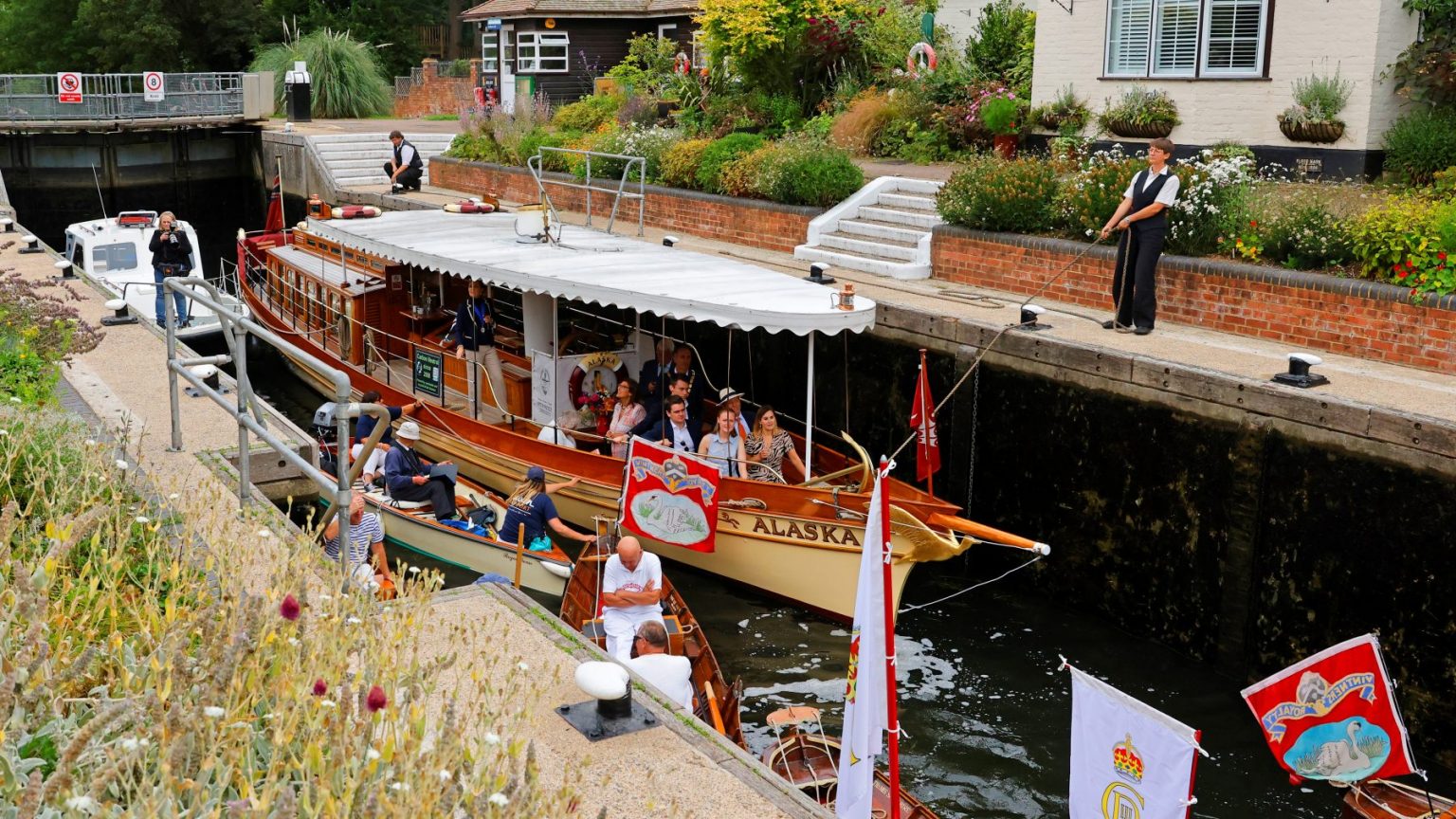 Royal Swan Upping 2025 - Marlow Town Council