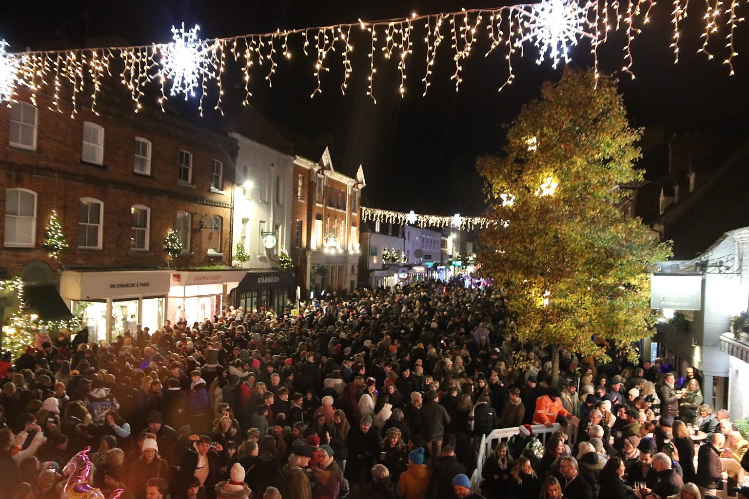 Christmas Lights Switch On 2025 - Marlow Town Council